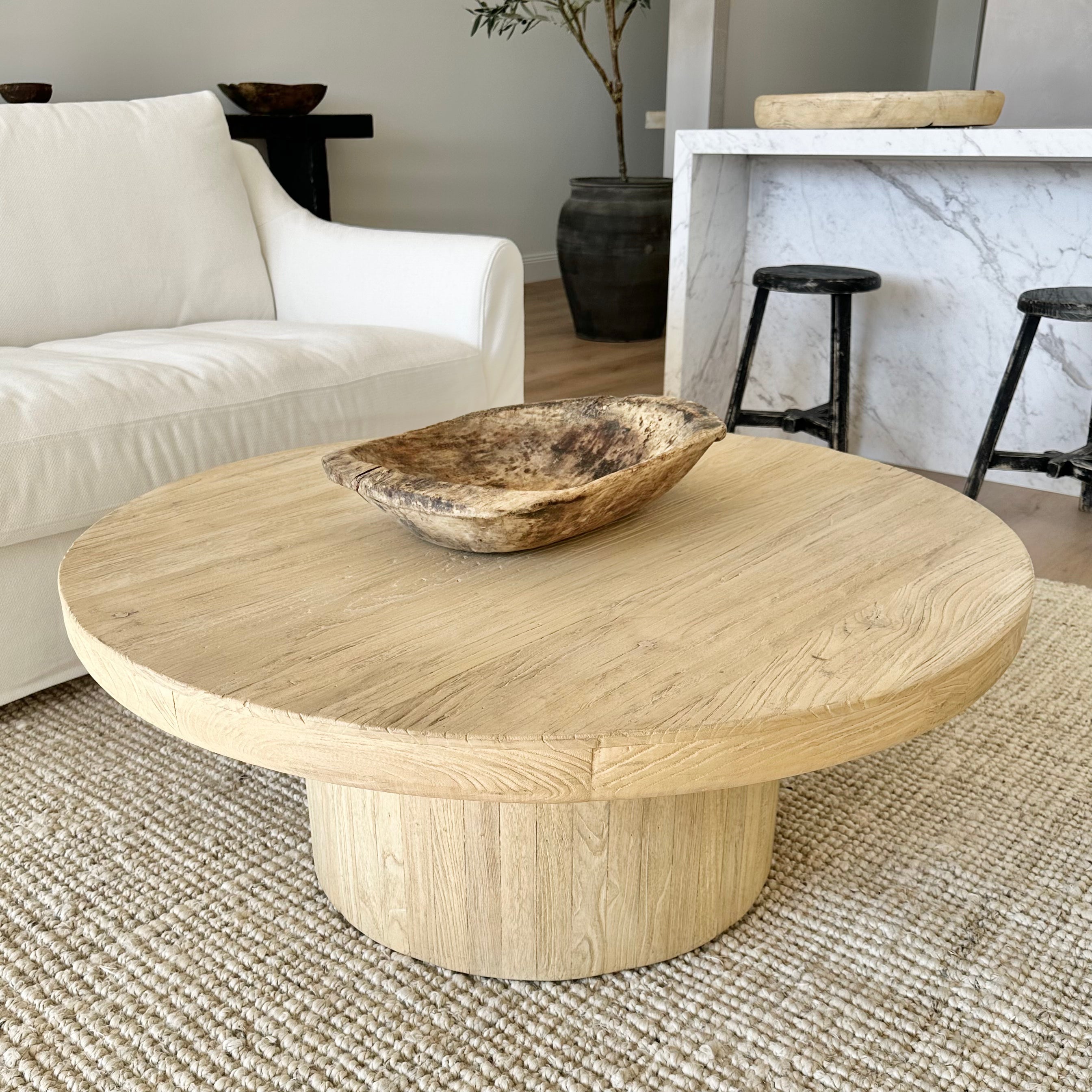 Organic Platform Round Coffee Table | 100cm | Blonde Elm – Impreshens
